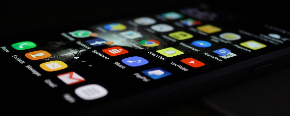 Phone Apps Touted As Smoking Solution - Planet of the Vapes